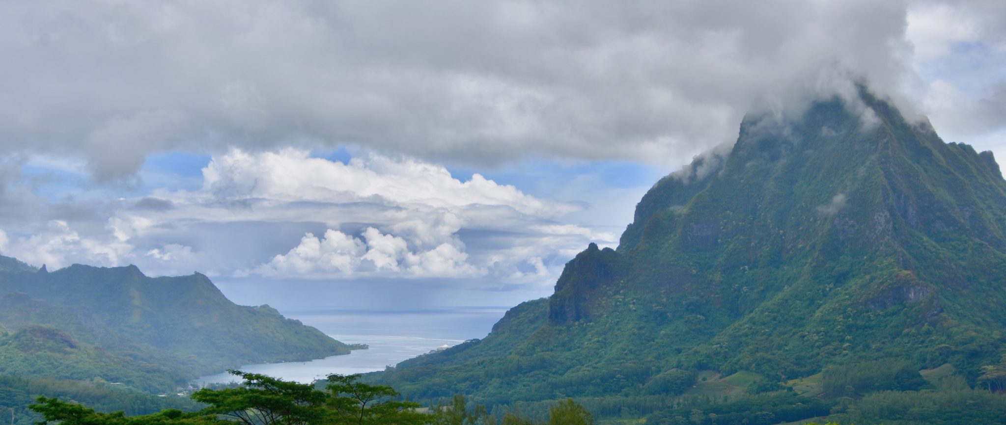 Moorea - Circling a Beautiful Island - The Maritime Explorer